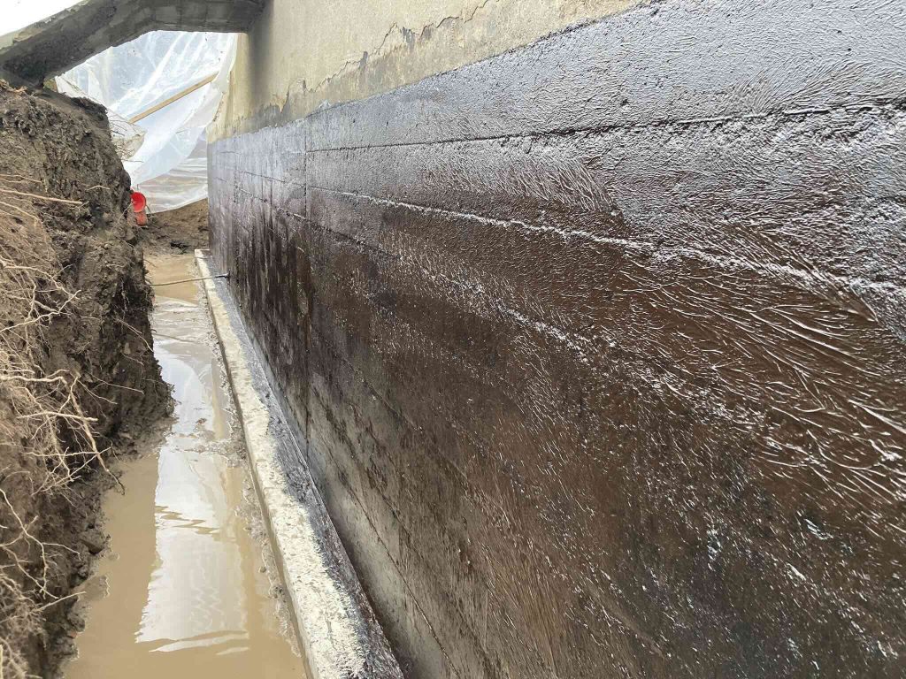 Installation de drain français sur la Rive-Sud de Montréal